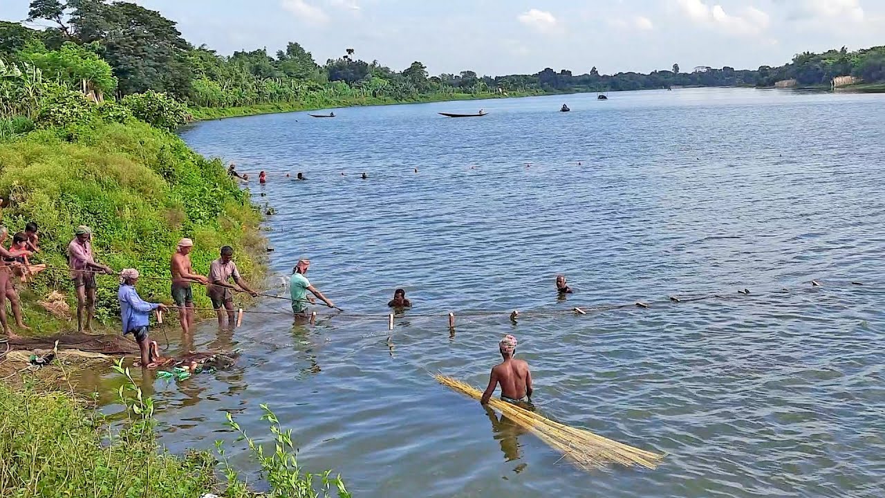 Best Net Fishing | Big Fish Hunting With Nets | Catching Big Fish from ...