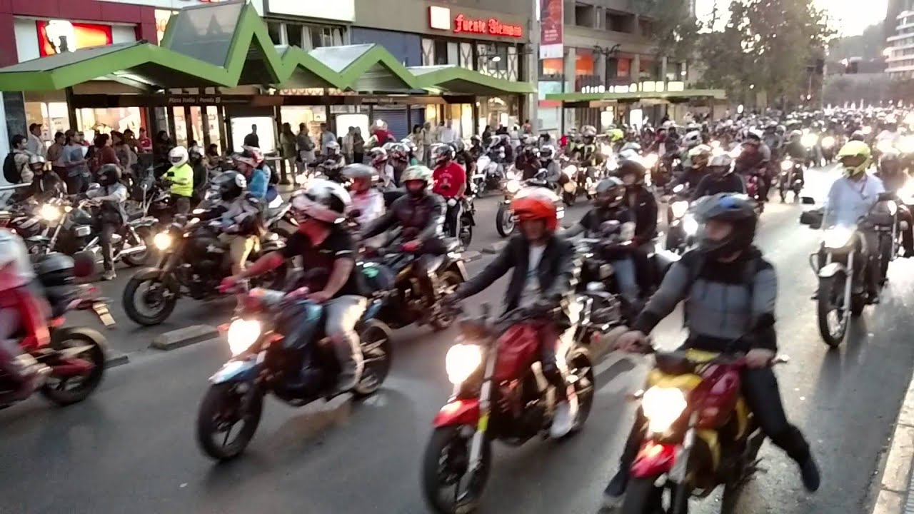 Protesta de motos - Santiago de Chile - YouTube