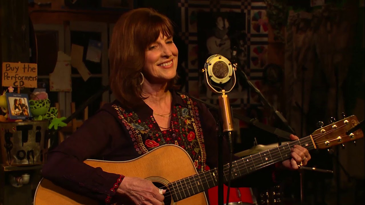 Kim Saunders • I Am the Moon - YouTube