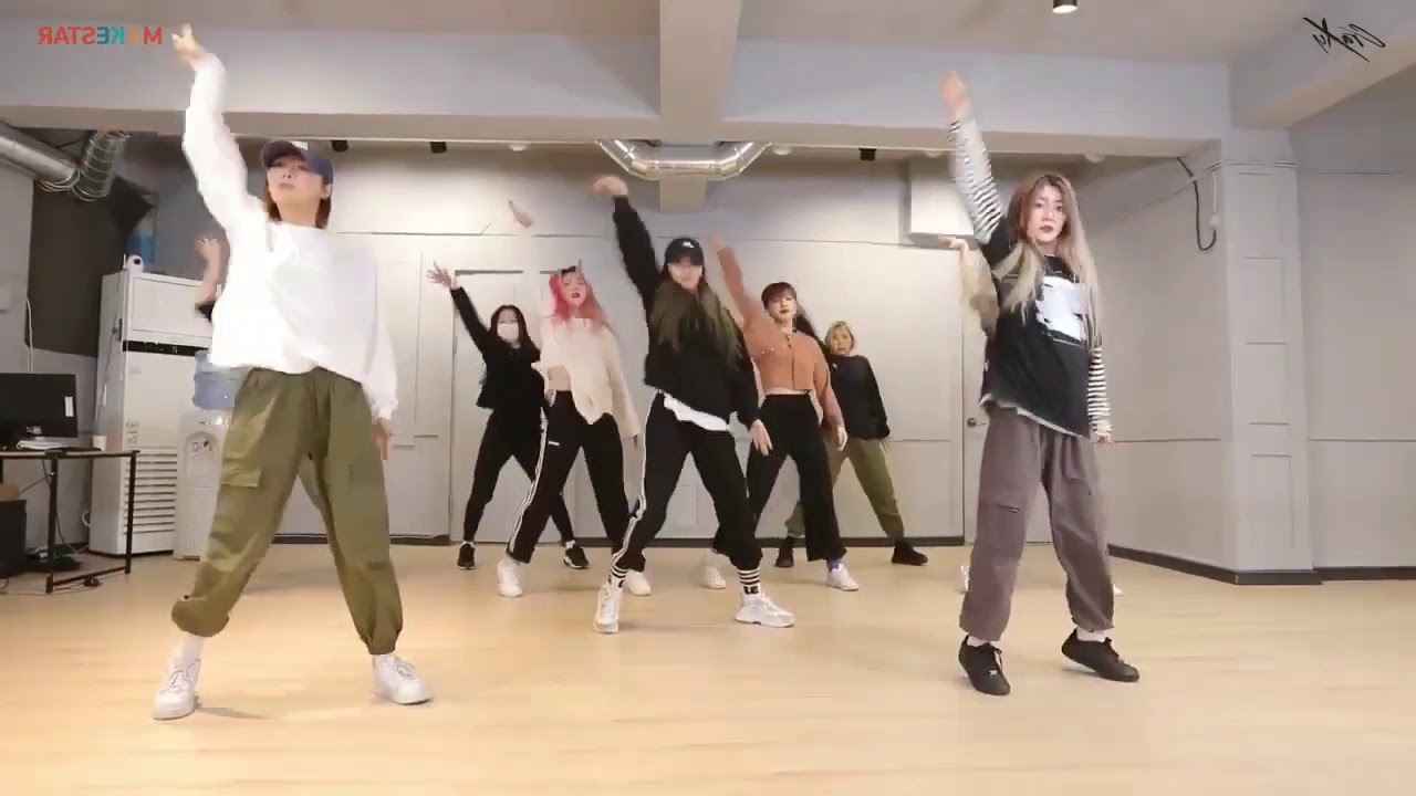 [MIRRORED] CRAXY - 아리아(ARIA) DANCE PRACTICE (Moving Ver.) - YouTube