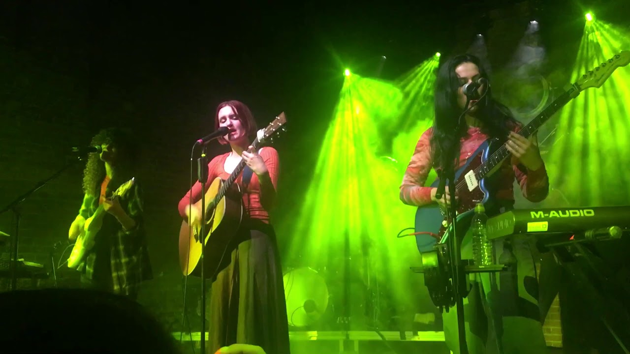 MUNA - Taken (Live @ London Village Underground) - YouTube