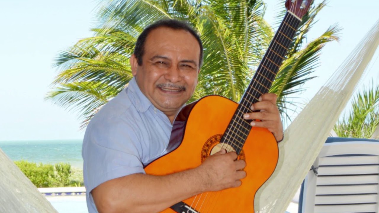 Cuando llora mi guitarra (Augusto Polo Campos) Interpreta Felipe García ...