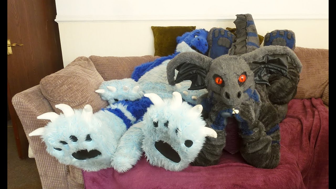 Timelapsed Dragon plushie snuggles - YouTube