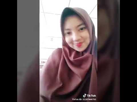 Goyangan hot tik tok cewek SMA