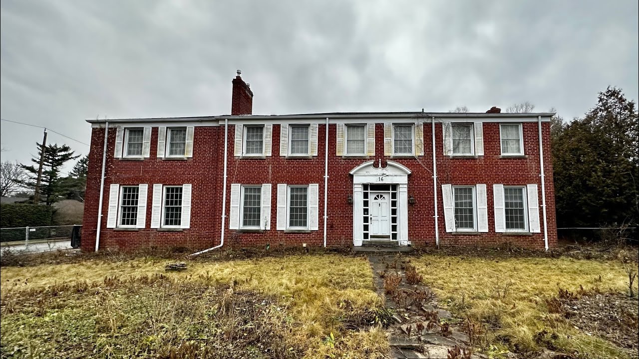 Exploring a Doctor’s Creepy 6 Million Dollar Abandoned 1950’s Mansion ...