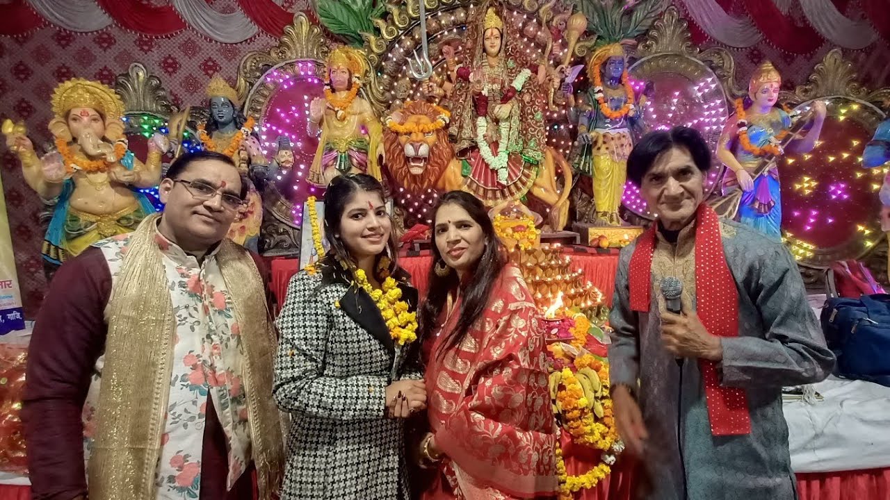 Jagran Trilok Puri // Singer Vanshika Maurya // - YouTube