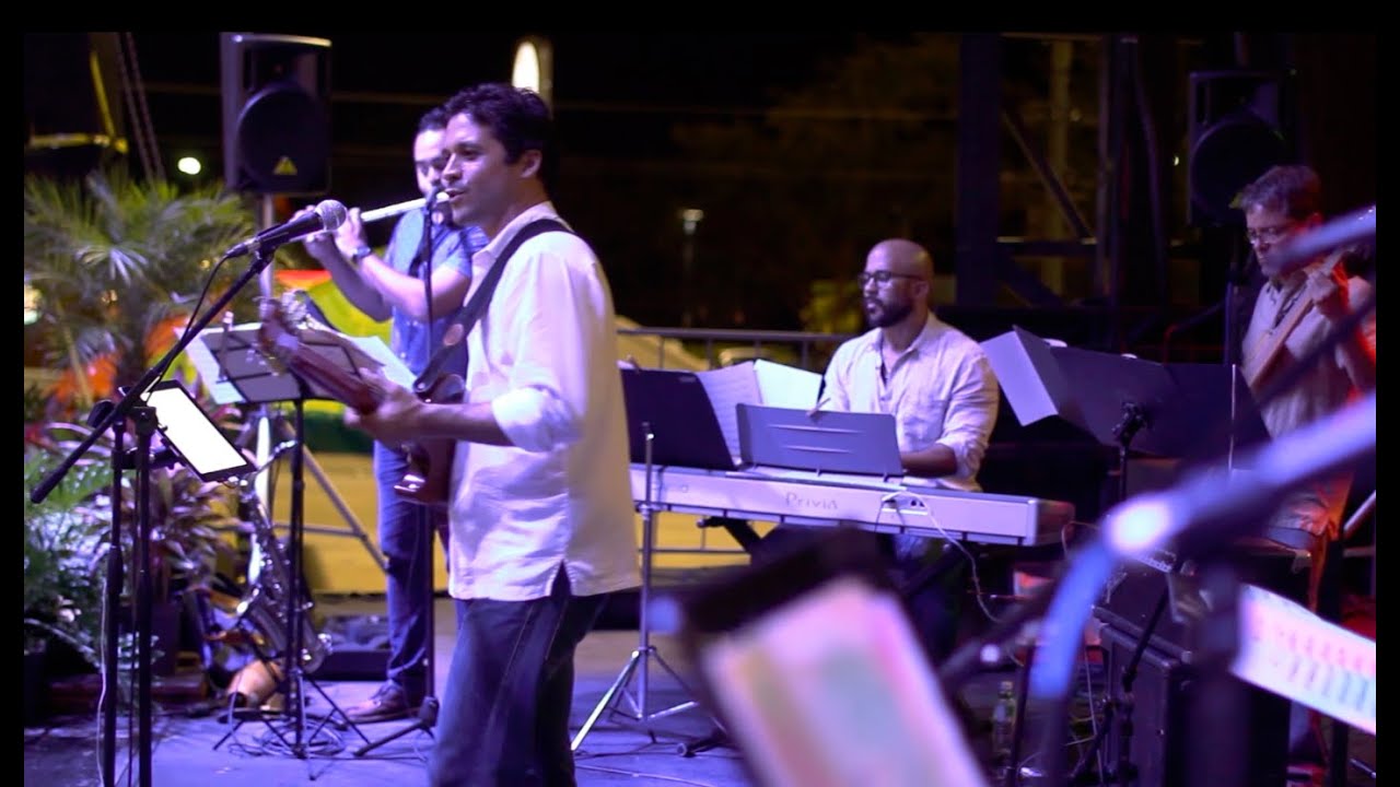 RIQUE COLON's BAND performs "Vane" at 35to Festival de la Hamaca 2015 ...