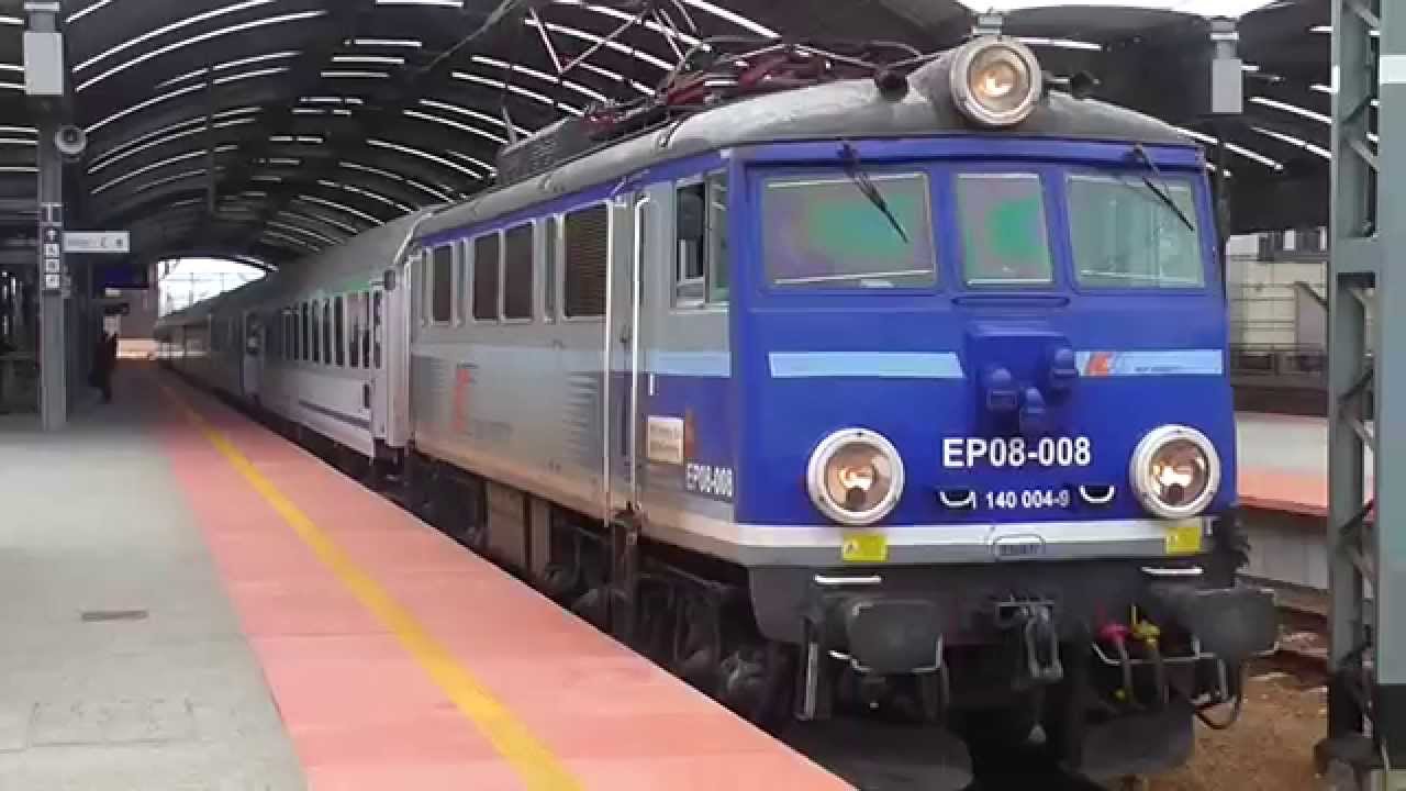 700 film na YT : Lokomotywy serii EP08, czyli potoczne "Świnie" w ...