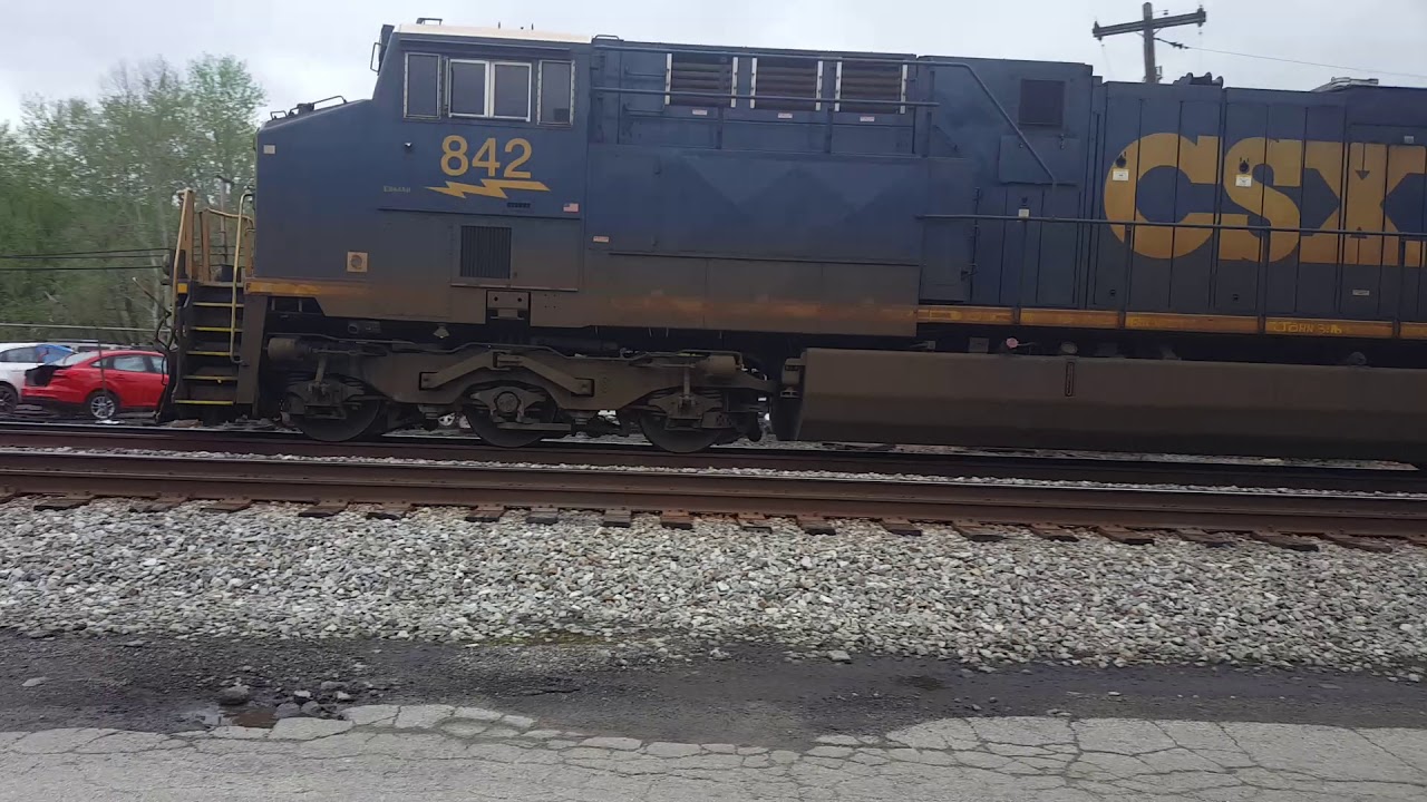 Very short CSX Train in West Newton PA! - YouTube