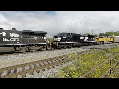 NS SD90MAC before Repainting on Mixed Freight - NS 9769, 8894, 7285 ...