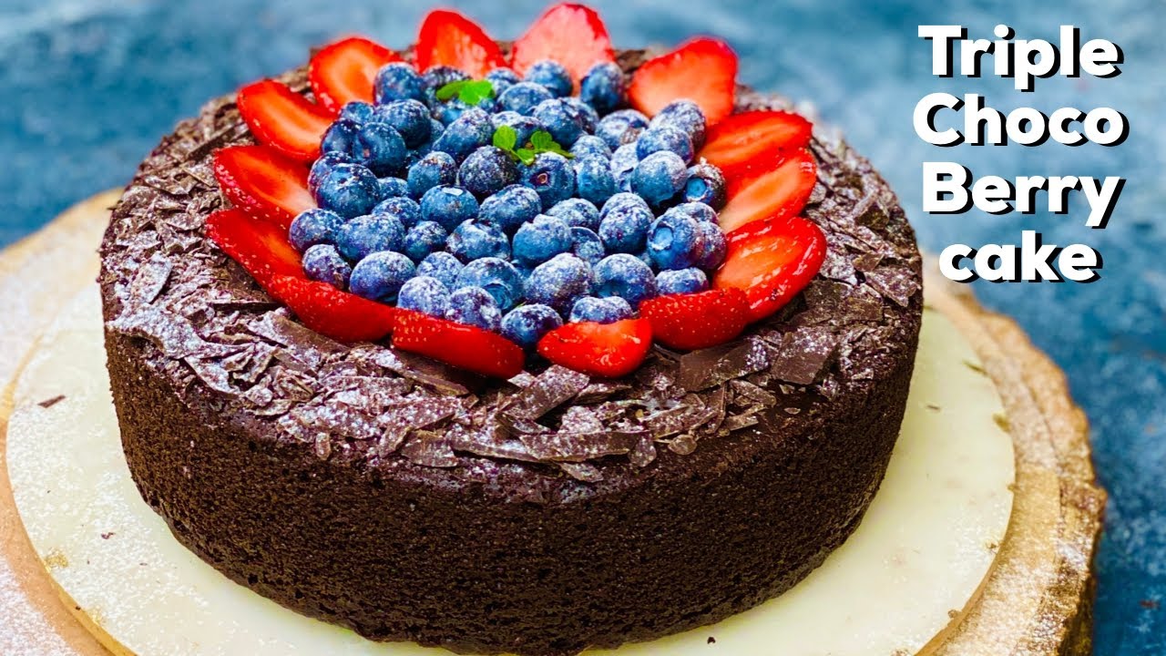 Triple Chocolate Berry Cake | Easy Chocolate Frosting | Eggless ...