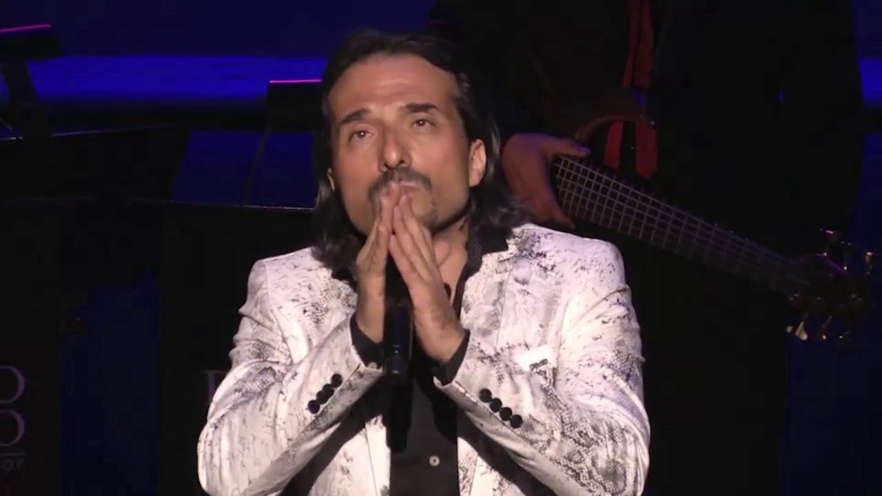 Franco Corso - La Vie En Rose [Live] - YouTube