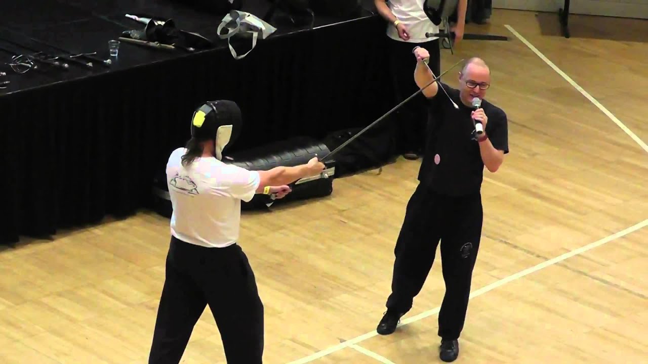 Ropecon 2012: Sword vs dagger - How to parry with dagger (The School of ...