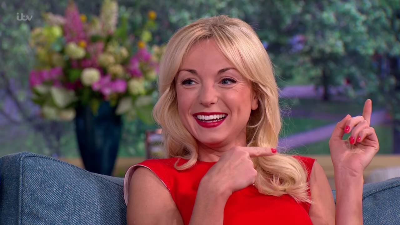 Eamonn Likes Ruth's Lips | This Morning - YouTube