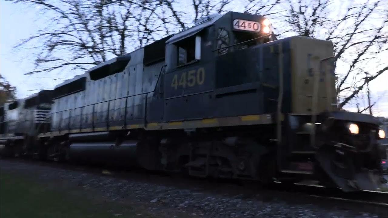 WPMI-61 with CSX 4450 - 10/30/22 - YouTube