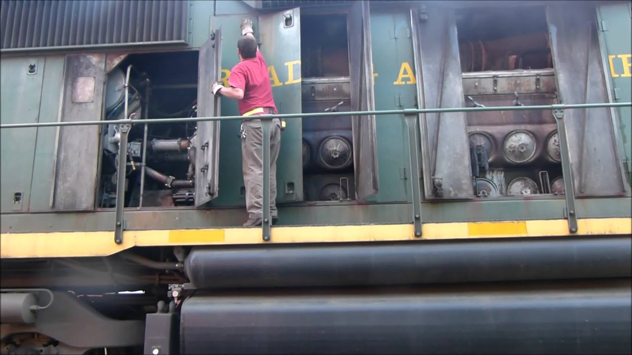 EMD SD38 and SD40-2 start up - YouTube