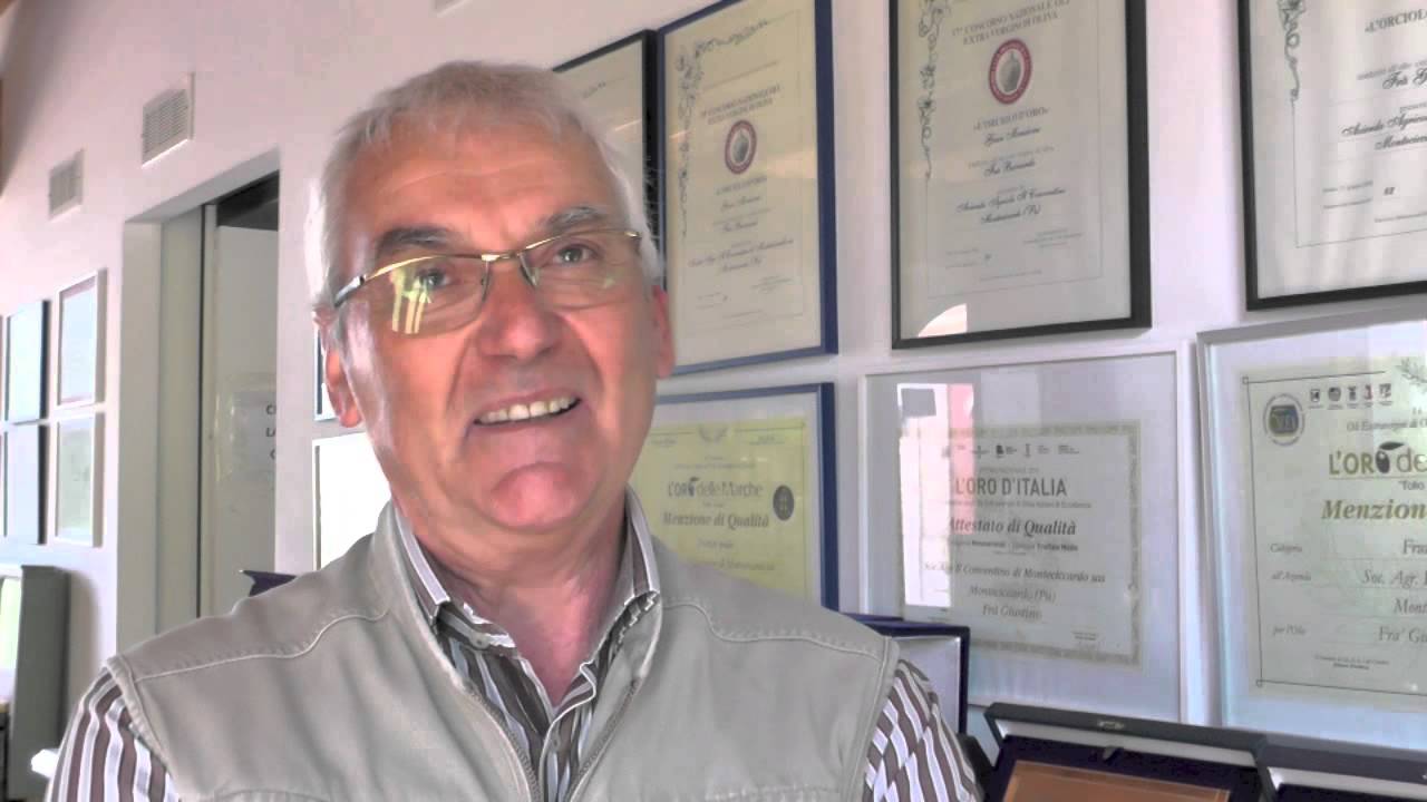 “PORTAVO I PANTALONI CORTI” di Egidio Marcantoni - YouTube