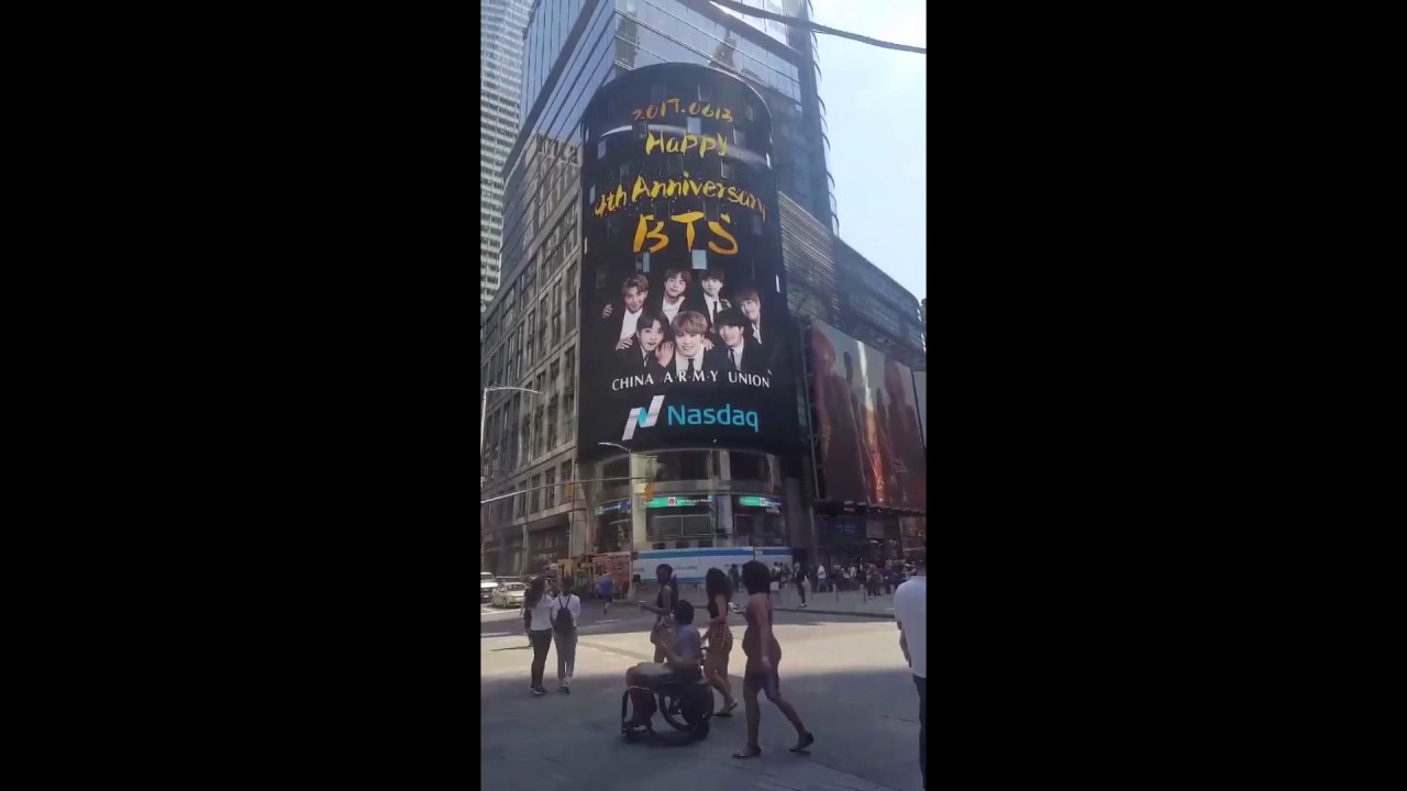 BTS in Times Square┊#4YearsWithBTS - YouTube