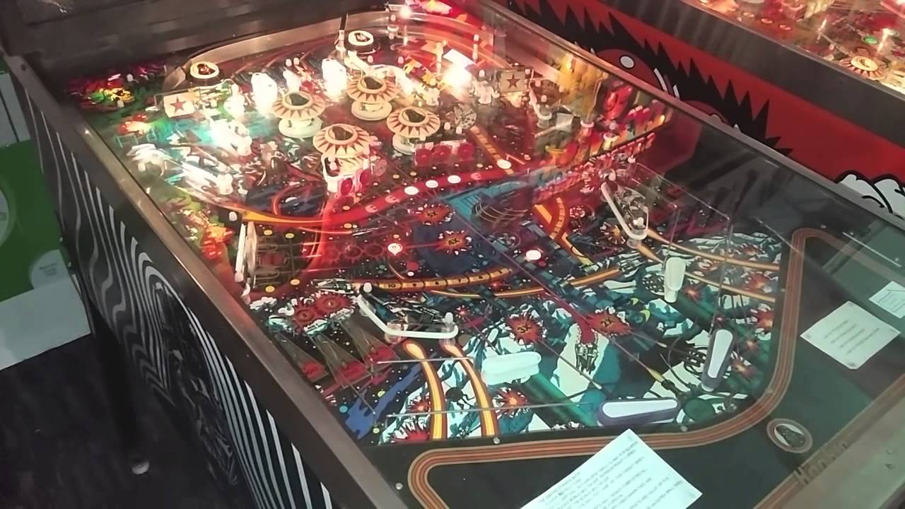 1980 Hankin "THE EMPIRE STRIKES BACK" Pinball Machine In Action - YouTube