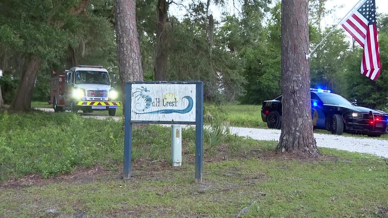 Deck collapse in Georgia - YouTube