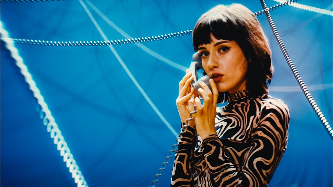 Miss Machine – Avec les loups - YouTube