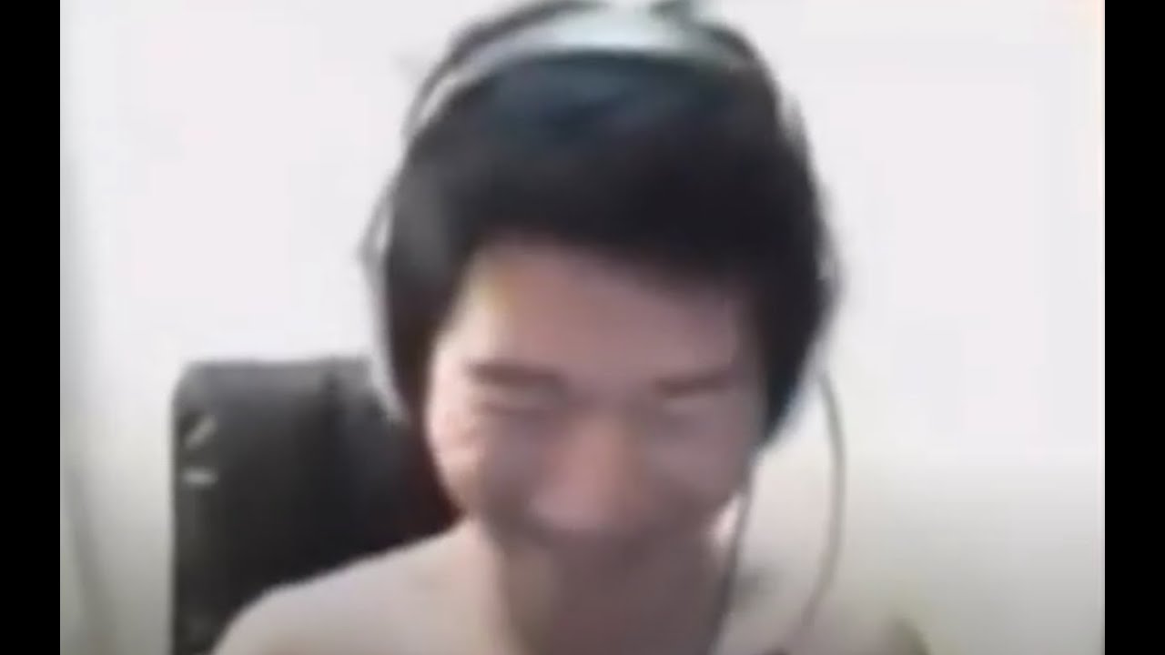 angry Korean gamer laughing at something and then rage - YouTube