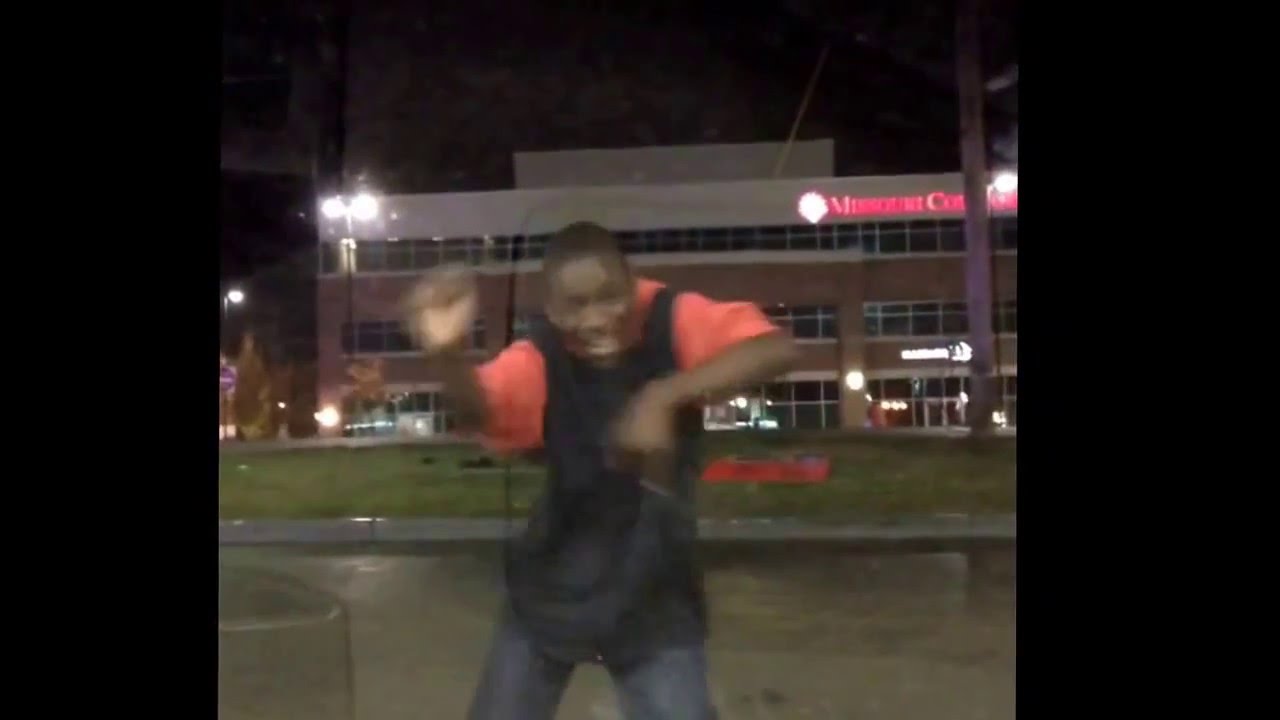 The roach dance - YouTube