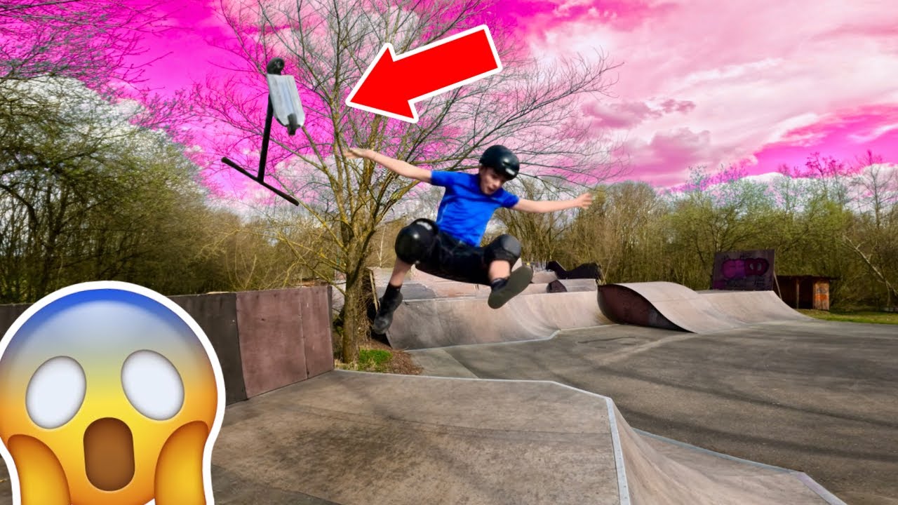 Backflip gone wrong! Scooter komplett weggeflogen… - YouTube