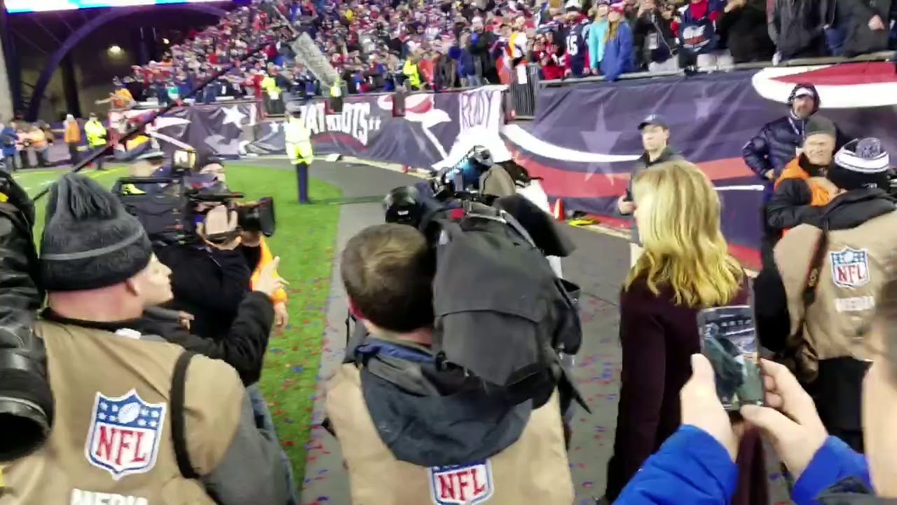 Patriots Confetti Falling