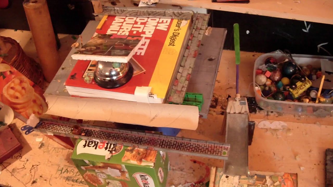Dungeon Master-Rube Goldberg Pitagora Suichi ピタゴラスイッチ 167 - YouTube