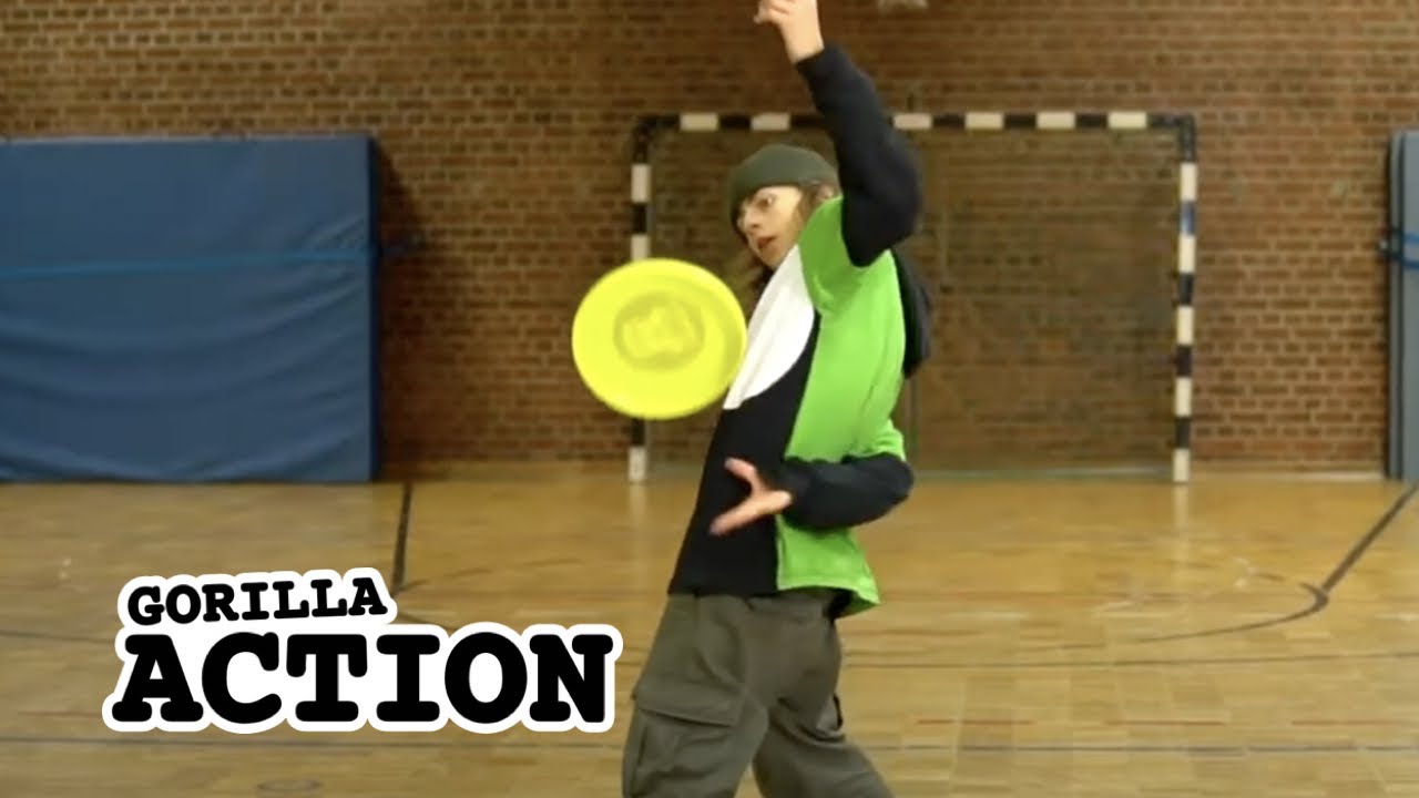 Freestyle-Frisbee – Behind the Back Catch * GORILLA Frisbee Tutorial #17 - YouTube