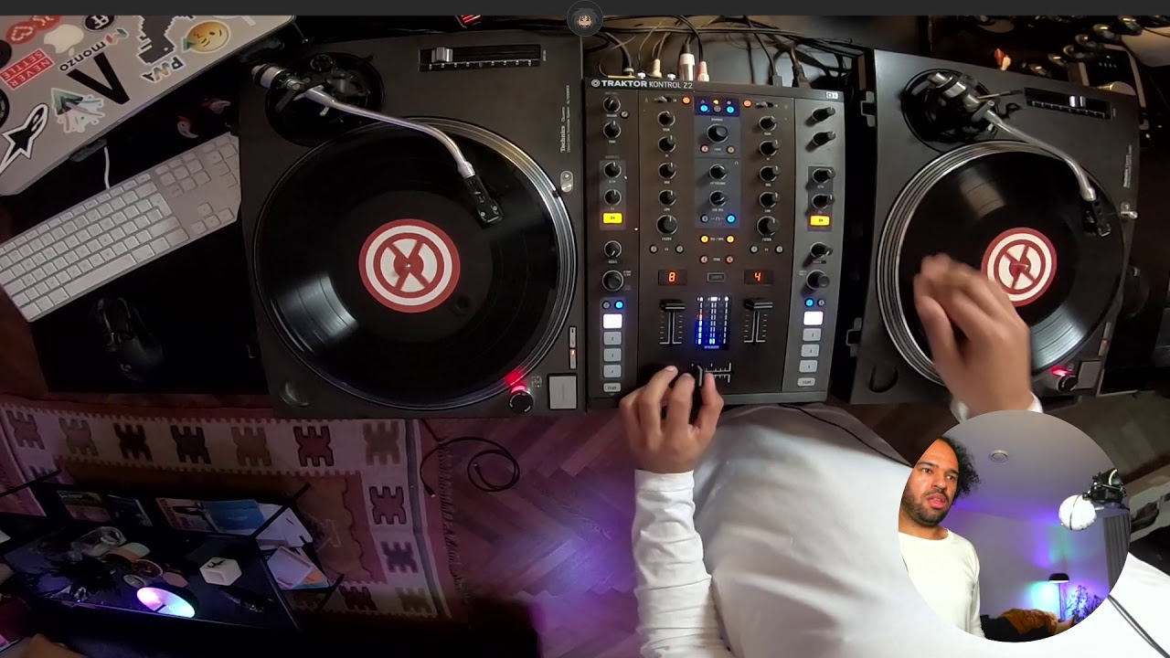 Learning to Scratch - Turntablism - YouTube