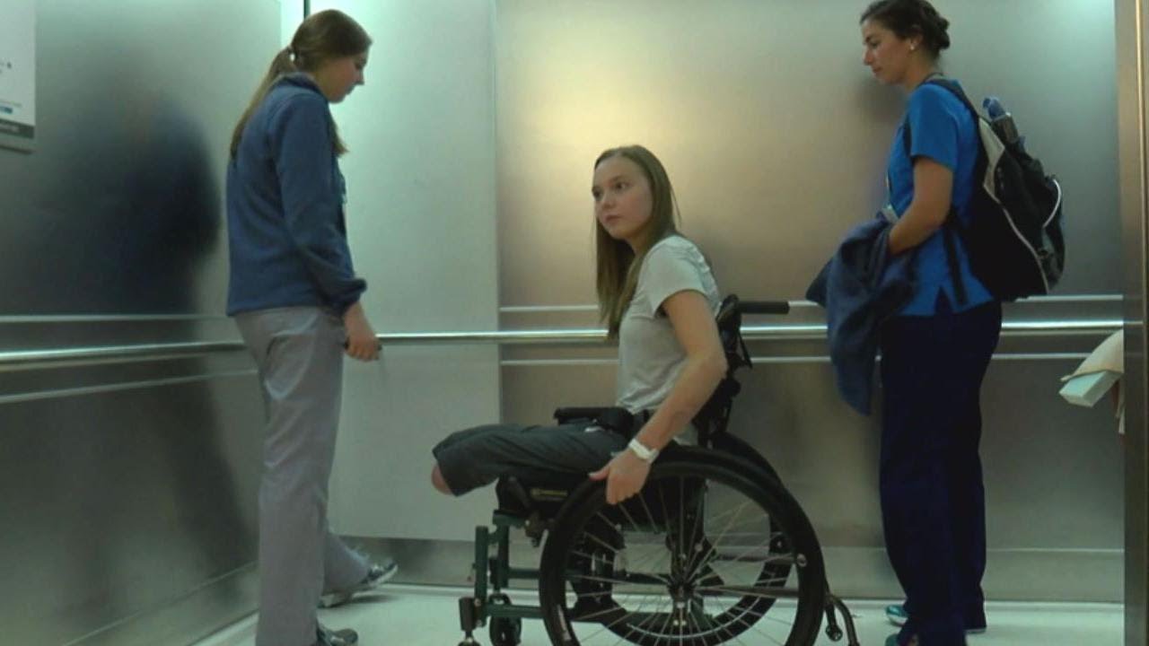 22-Year-Old Learns to Live Without Legs After Bahamas Boat Explosion ...