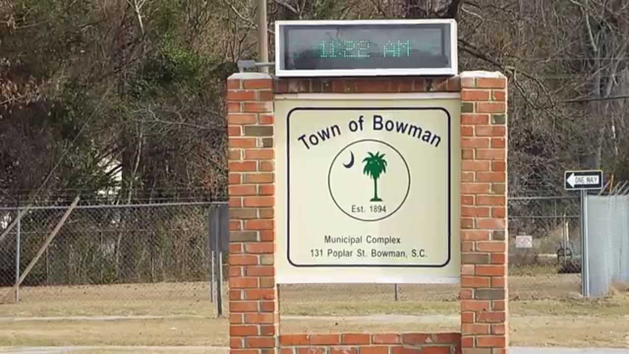 LED Signs by Bill at the Bowman Town Hall in SC - YouTube