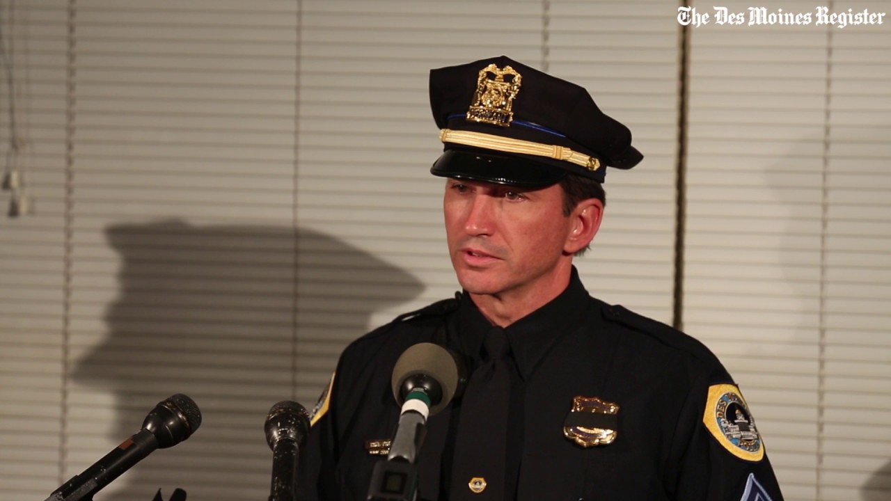 Metro police officers killed in ambush - YouTube