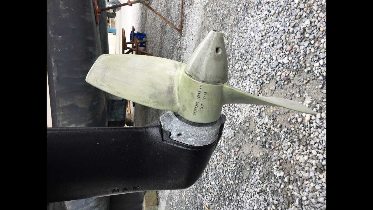 Replacing the Propeller Shaft Seals on a Volvo Penta 130S Saildrive ...