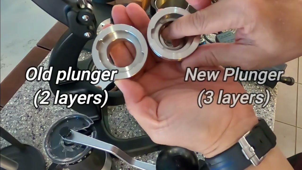 Flair 58| Pouring hot water to prevent worn out gasket while preheating ...