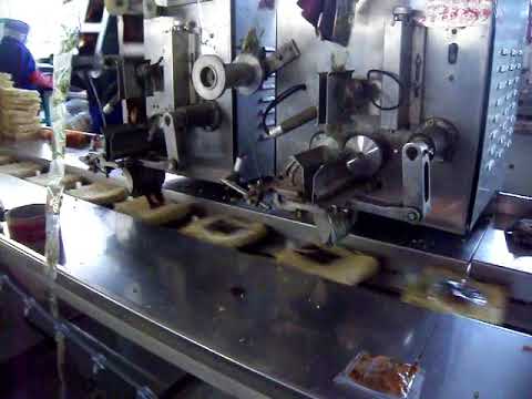 Instant noodle automatic pouch dispenser packing machine - YouTube