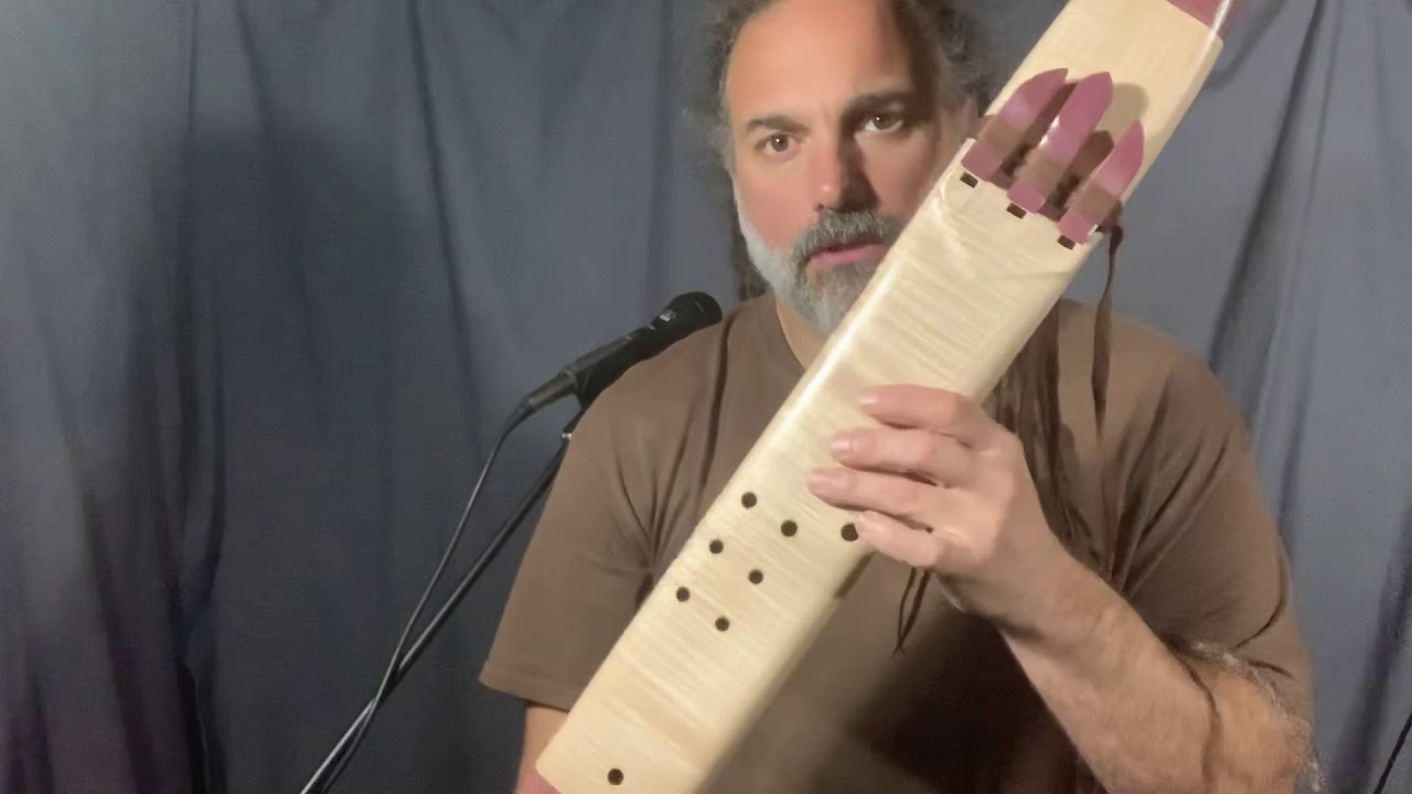 Singingtree’s Native American style triple drone flute F sharp - YouTube