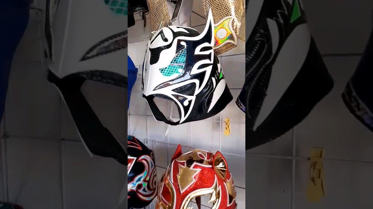 Compre la máscara Oficial de ULTIMO GUERRERO FIRMADA en una Tienda de ...