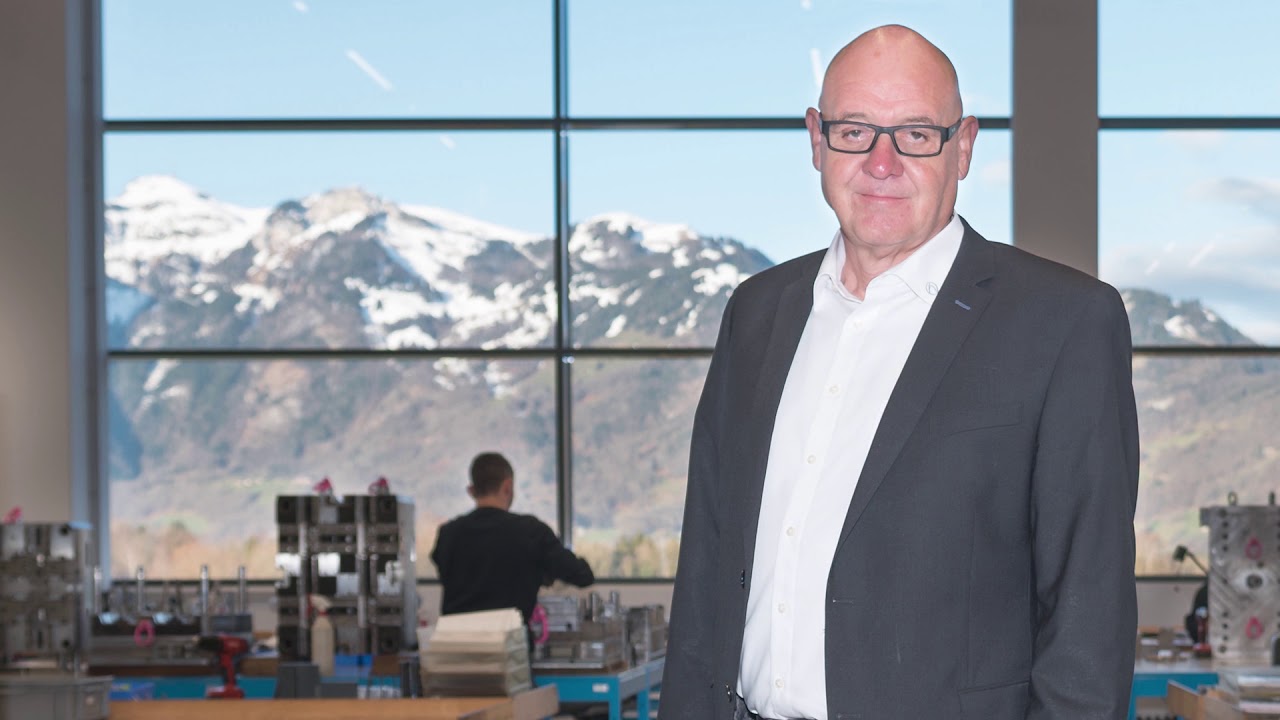 Automobil-Krise: So reagiert man bei Hirschmann Automotive - YouTube