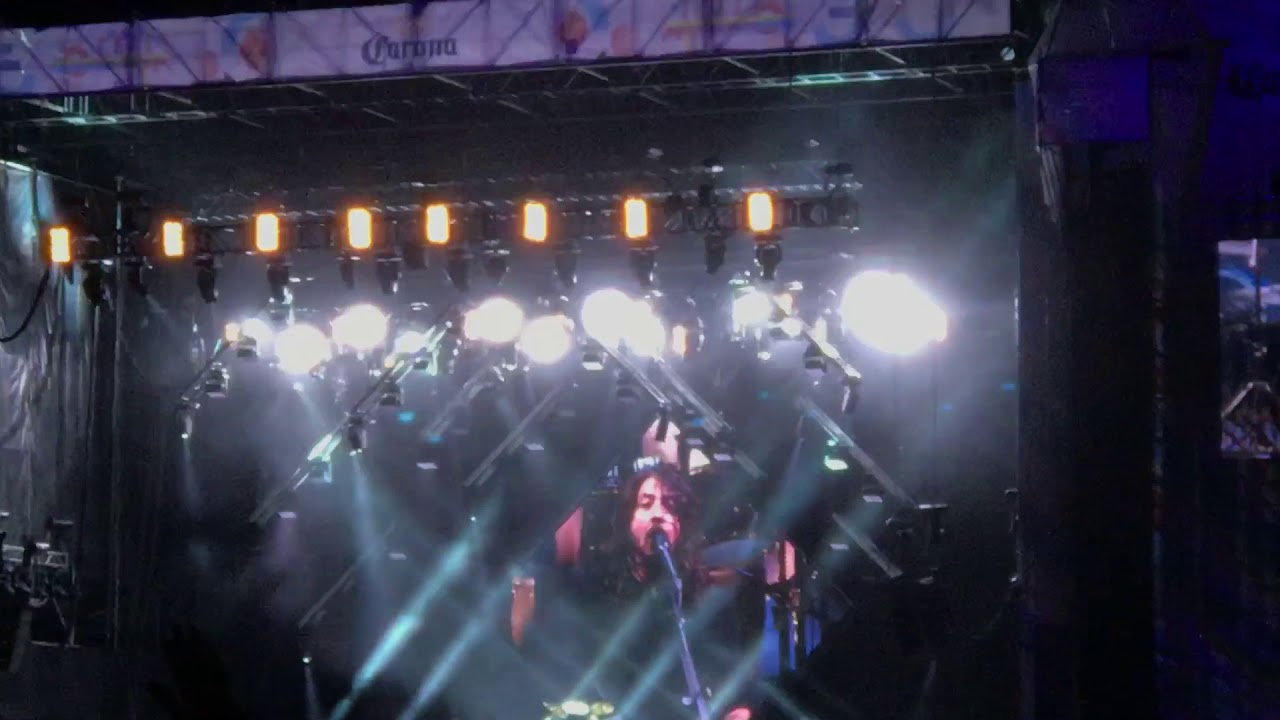 Hey Ho! Let’s Go! Foo Fighters en México - YouTube