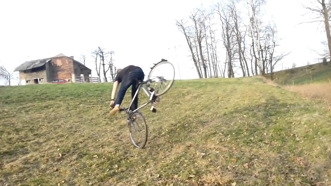 śmieszny wypadek na rowerze (adrian) - YouTube