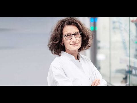 Dr. Özlem Türeci, kendilerine üç erdemin yol gösterdiğini vurguladı: Cesaret, Tevazu ve Sebat etmek