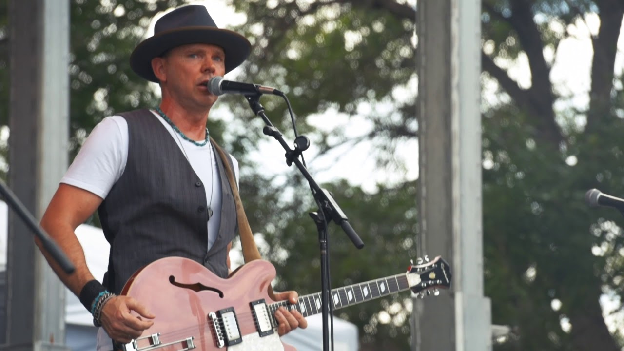 The Wyatts performing at the Greeley Stampede 2019 - YouTube