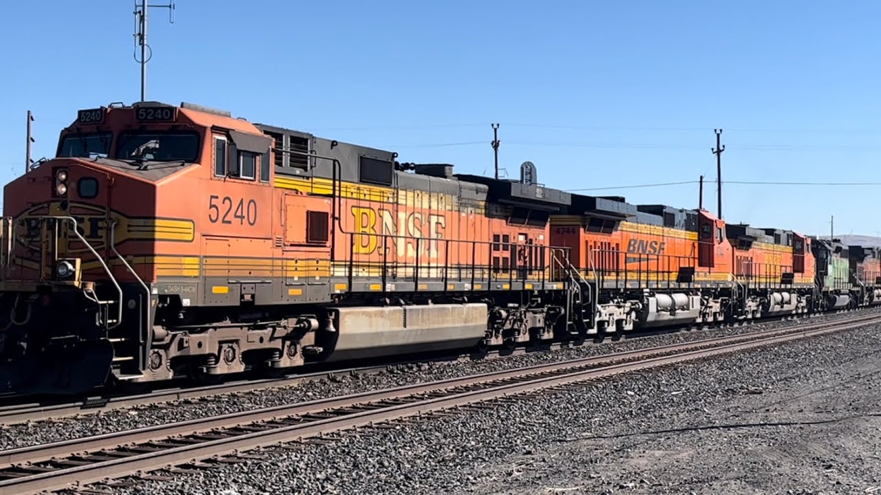 RAILFANNING PASCO WASHINGTON, chasing a train from Yakima to Pasco, power moves, BN SD40, and ...