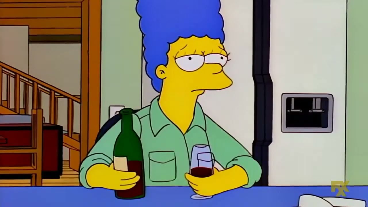 Marge empieza a beber vino | Los Simpson Latino - YouTube
