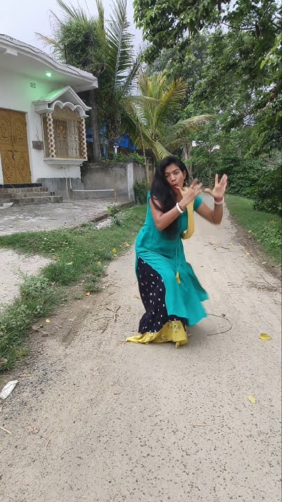 JEEVAN MAIN JANE JANA # 🥰🤪 #viraldance #viralshort #hindisong - YouTube