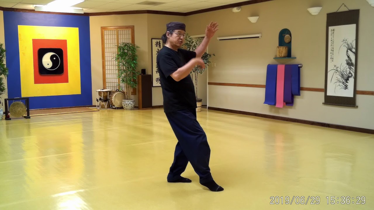 Jung's Method - Tai Chi 12 Form Session 4 - YouTube