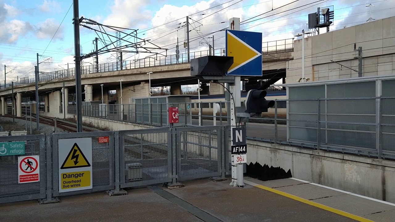 Southeastern Class 395 Departing And Eurostar Class 373 Passing ...